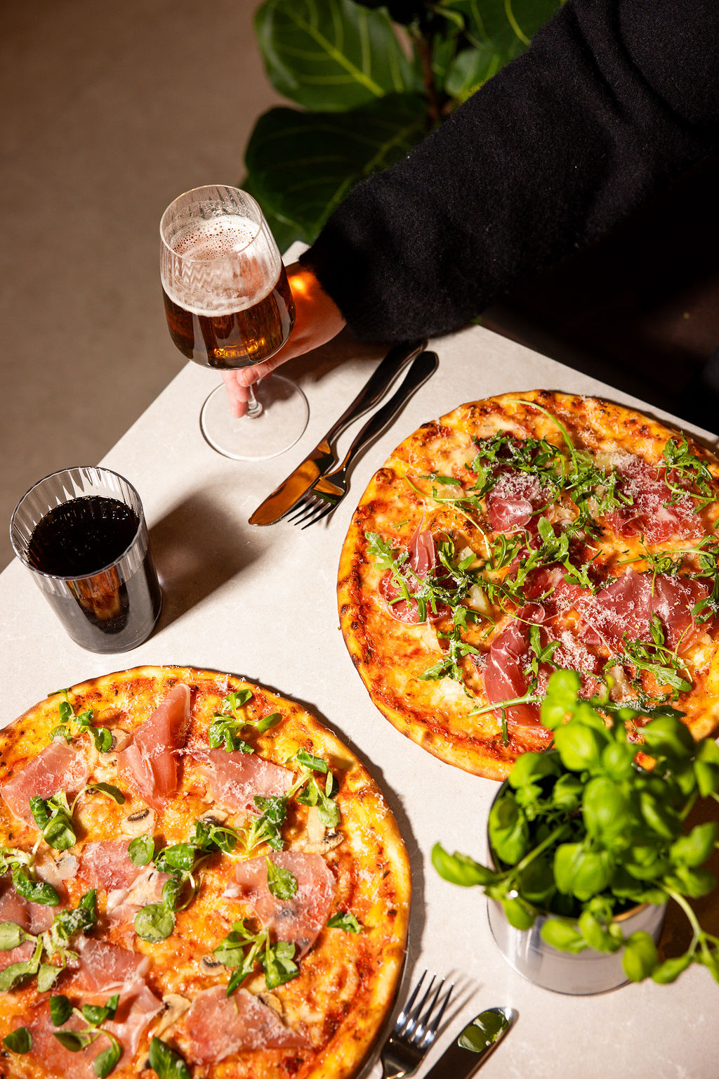 Pizzeria Örebro – Alla pizzor 100 kr | SLICE:D
